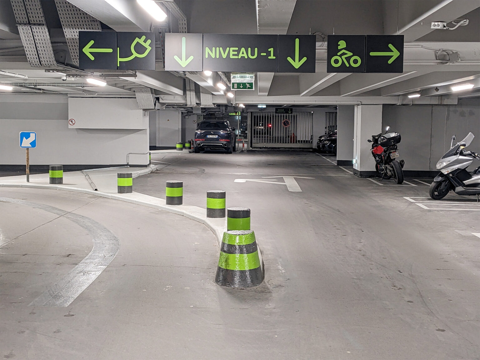 Parking Castorama La Defense
